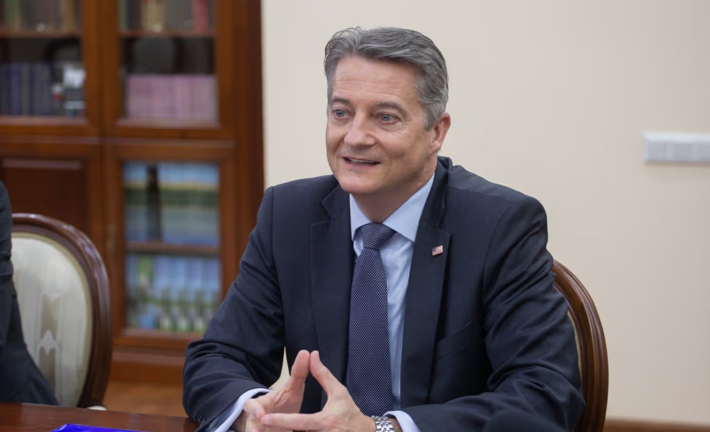 Ambasada SUA rămâne, din nou, fără ”șef”. Kevin Covert se întoarce la ...